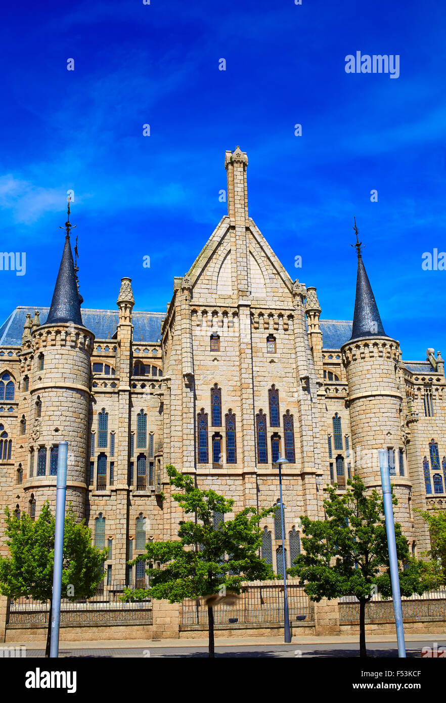 Astorga Leon Palacio Episcopal of Antoni Gaudi architect by Way of ...