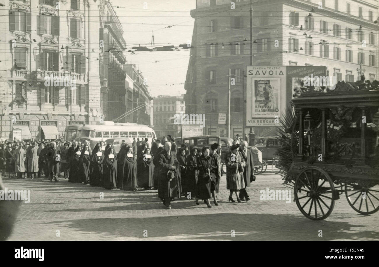 Funeral carriage in Piazza Fiume , Rome, Italy Stock Photo - Alamy