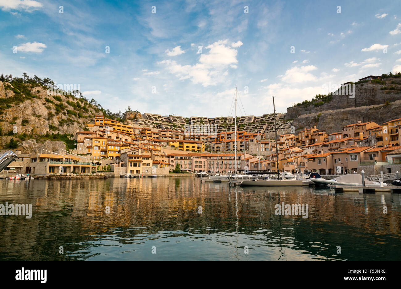 Little sailing boats hi-res stock photography and images - Alamy
