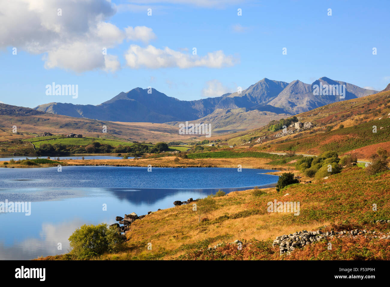 View to Mount Snowdon horseshoe across Llynnau Mymbyr lakes in ...