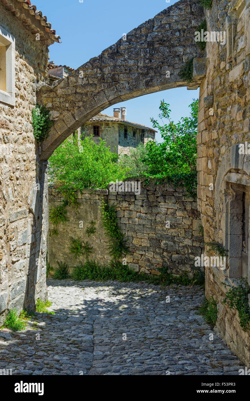 Medieval village of Oppede le Vieux, Vaucluse, Provence Alpes Cote d ...