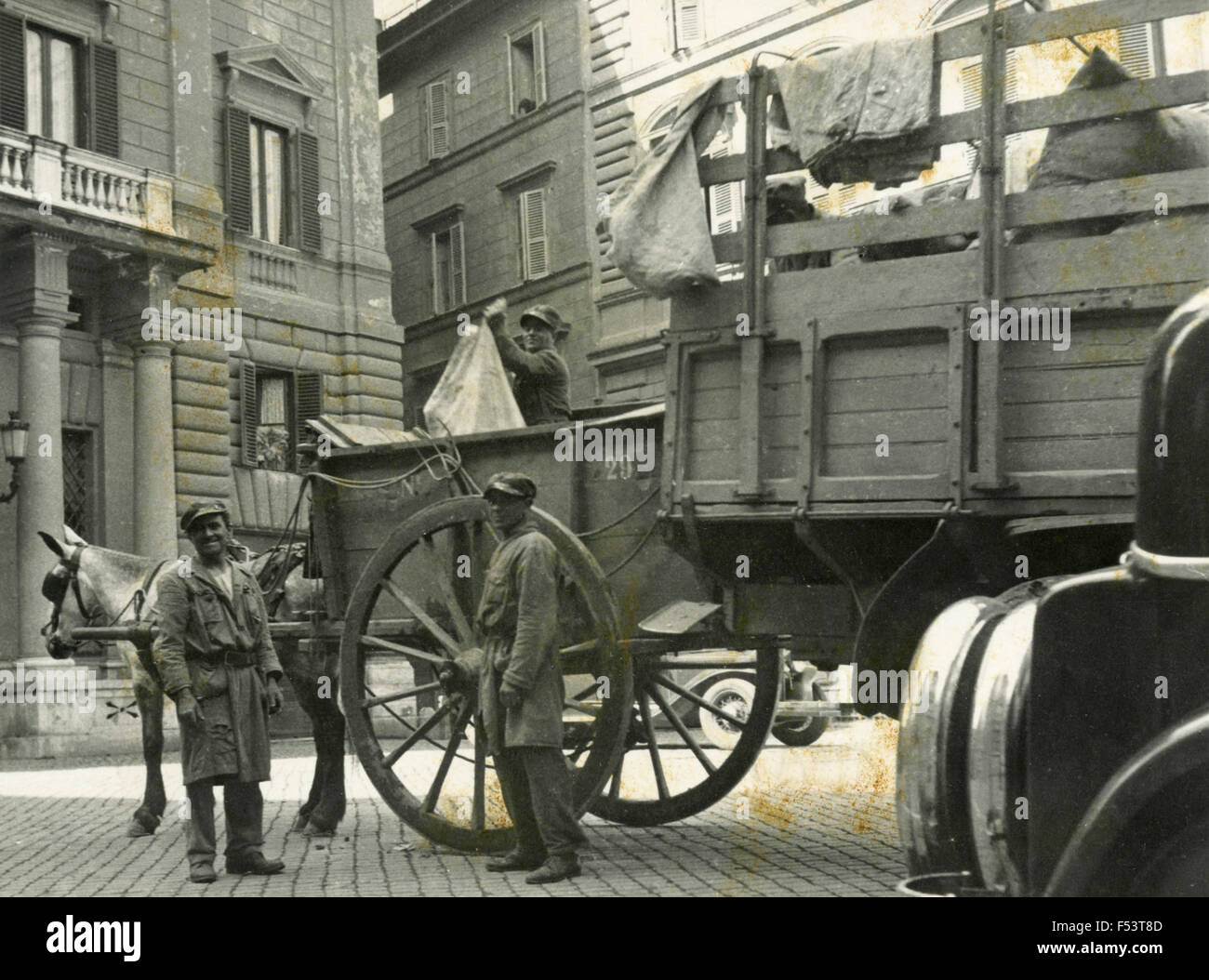 1930s garbage collection hi-res stock photography and images - Alamy
