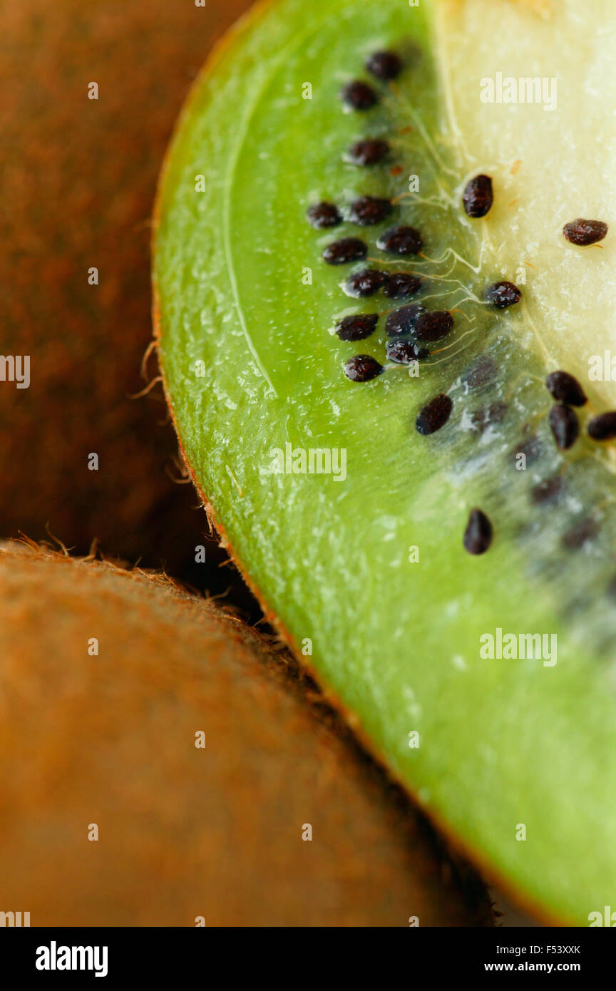 Green kiwi fruit close hi-res stock photography and images - Alamy