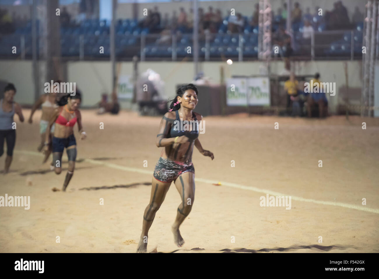 100 metres woman hi-res stock photography and images - Alamy