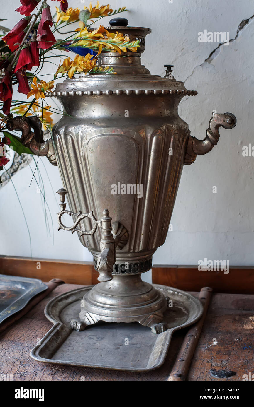 Antique russian samovar on hi-res stock photography and images - Alamy