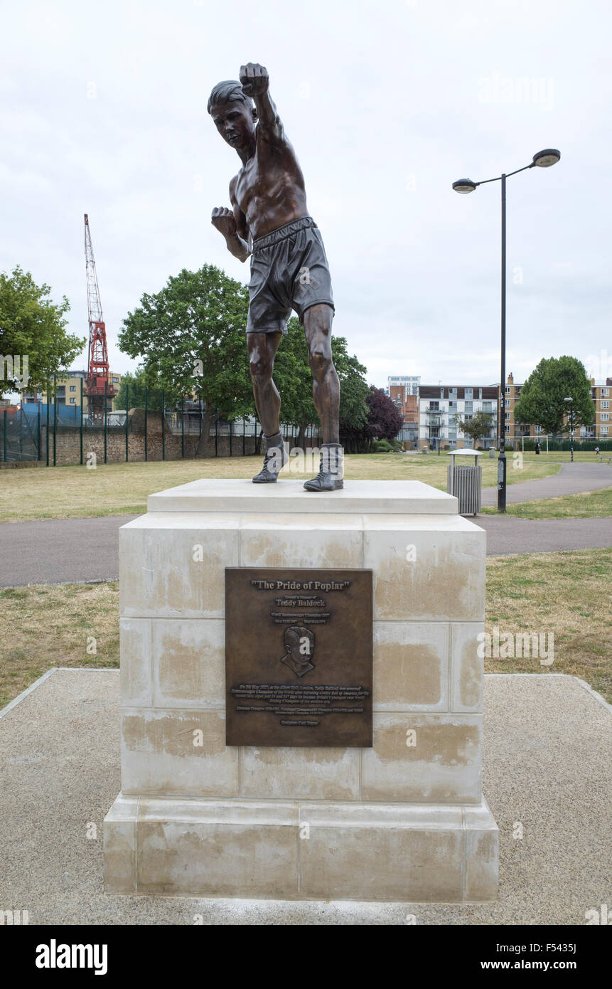 Statue at Langdon Park in the East End to the boxer Teddy Baldock, "The ...