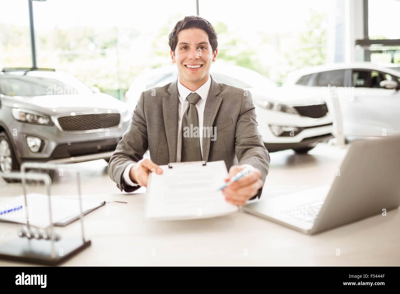 Holding contract hi-res stock photography and images - Alamy