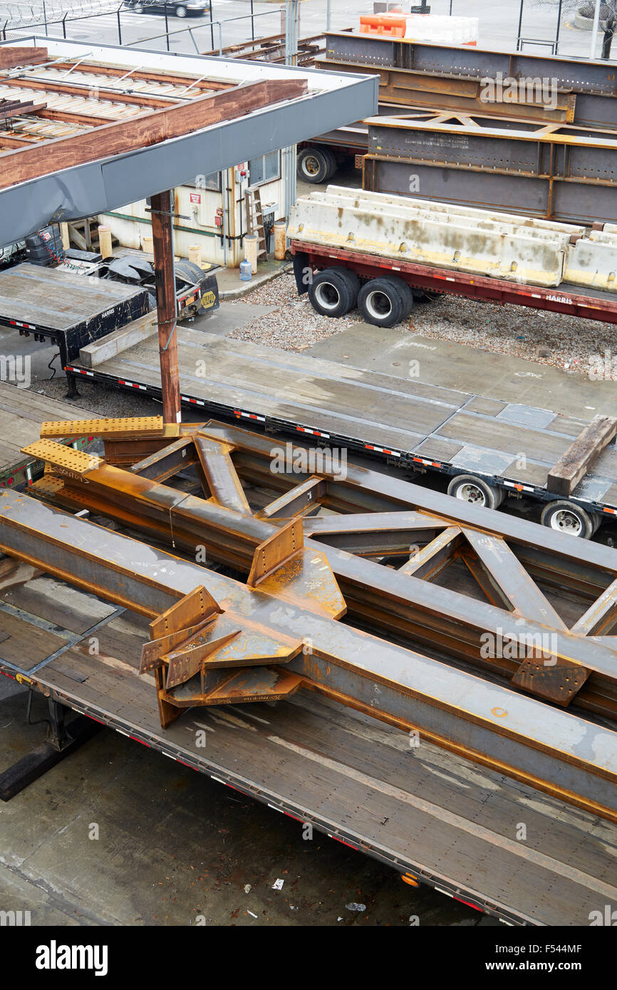 Girder trailer hi-res stock photography and images - Alamy