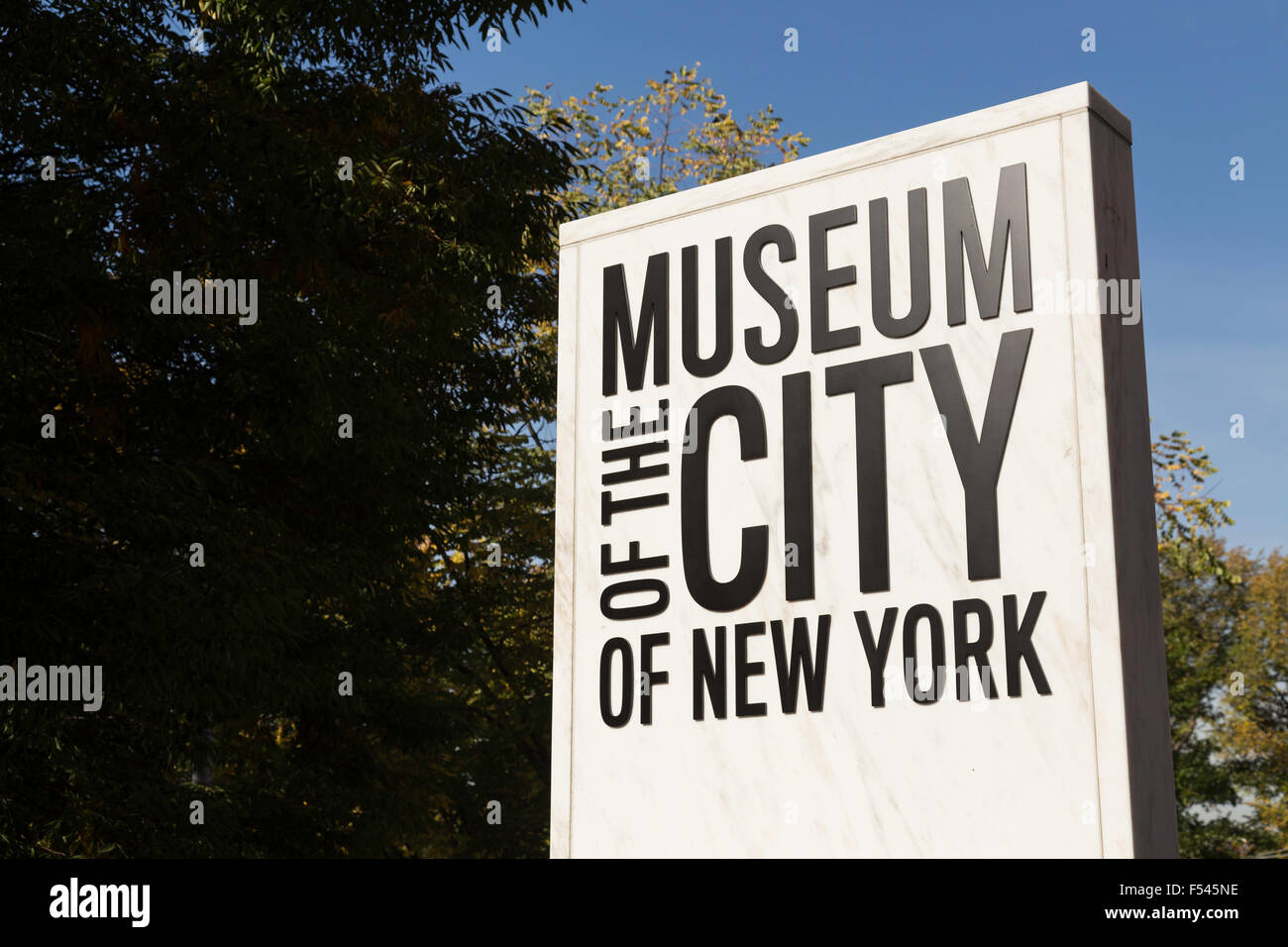 Museum signage hi-res stock photography and images - Alamy