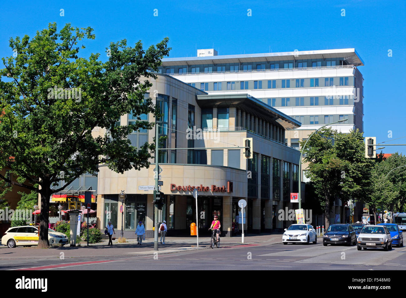 Berlin Zehlendorf Teltower Damm Clay Allee Stock Photo - Alamy