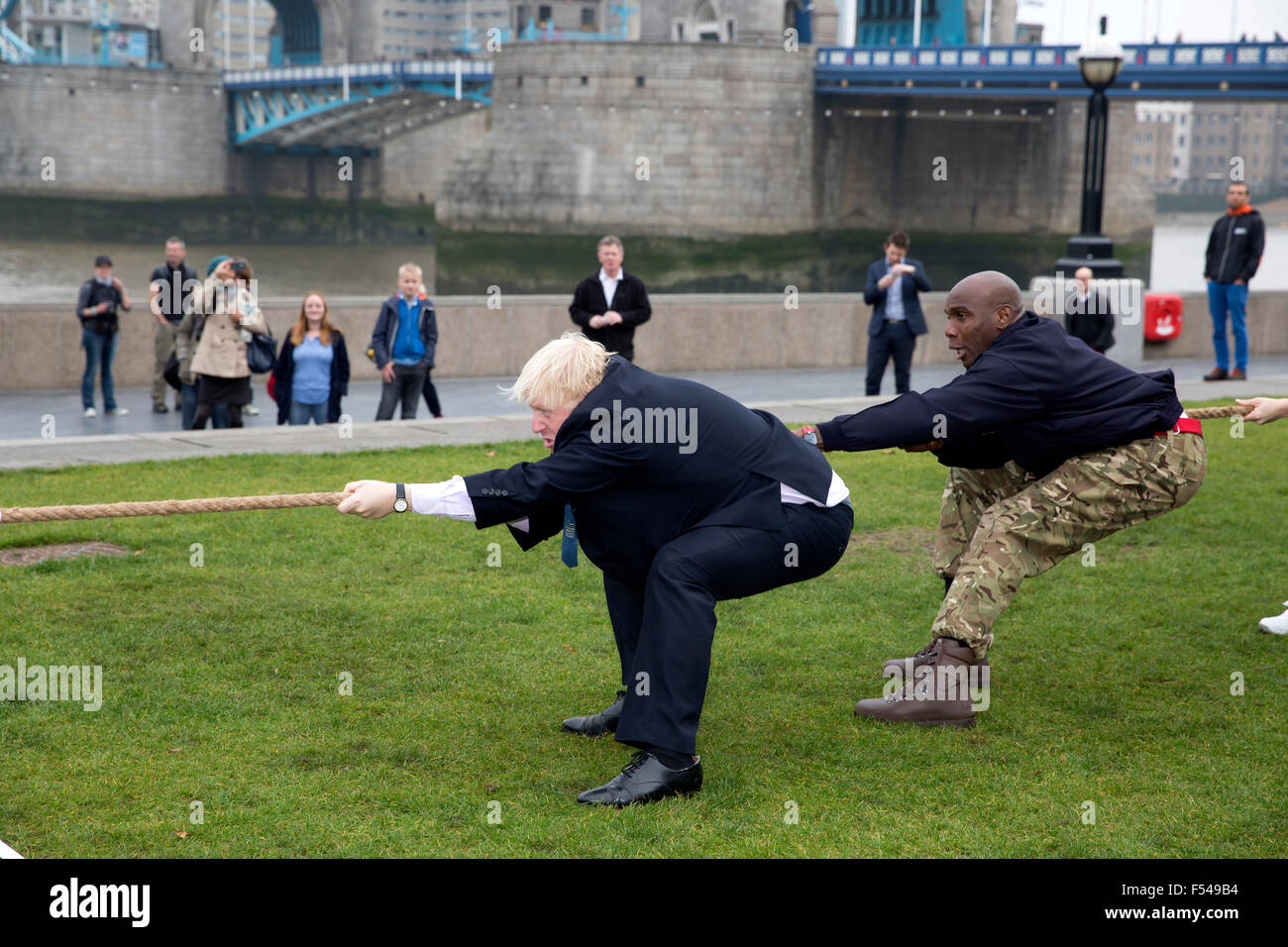 Raf uniformed personnel hi-res stock photography and images - Alamy