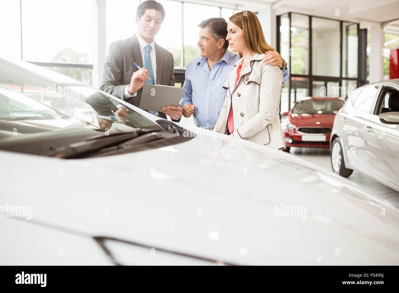 Salesperson presenting hi-res stock photography and images - Alamy