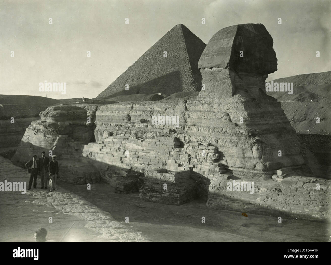 Egypt pyramids and sphinx hi-res stock photography and images - Alamy