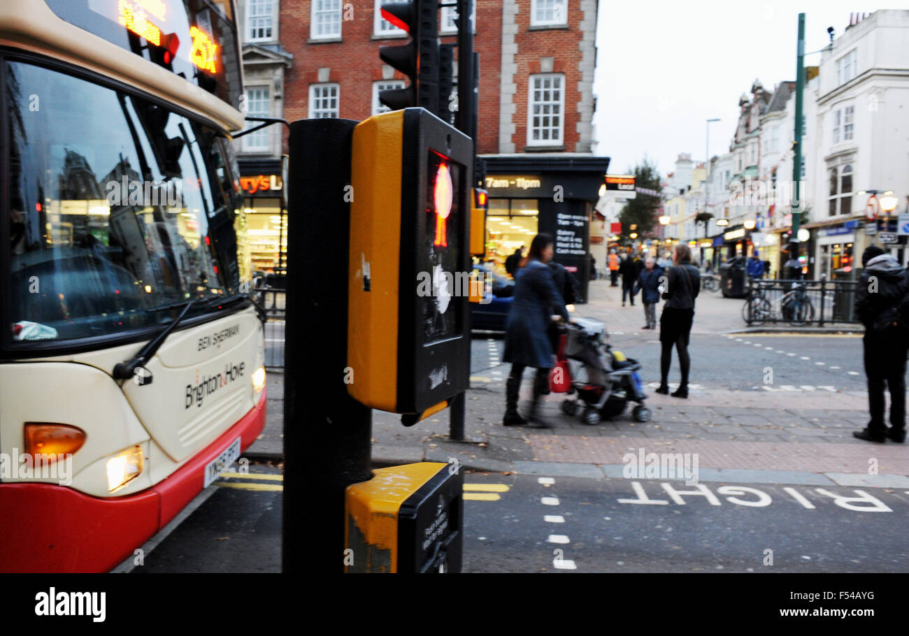 Puffin crossing hi-res stock photography and images - Alamy