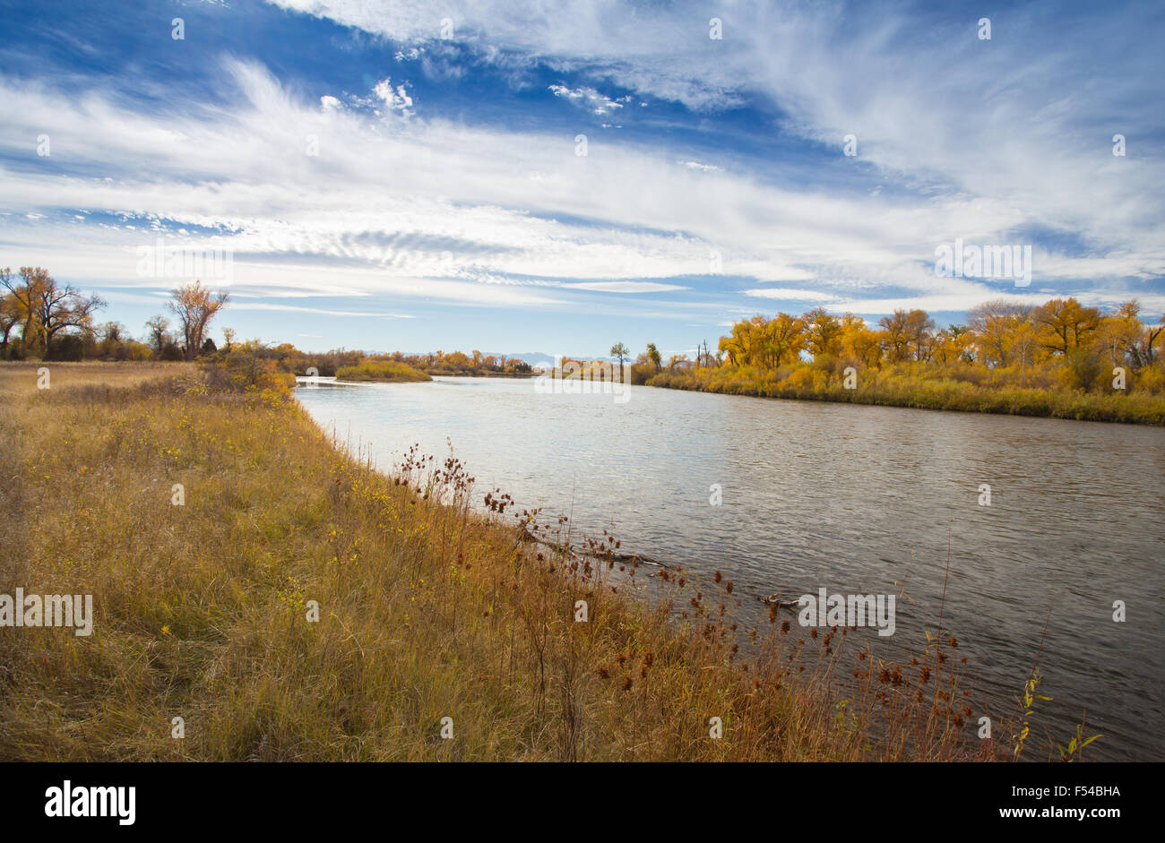 Vivid blue sky montana hi-res stock photography and images - Alamy