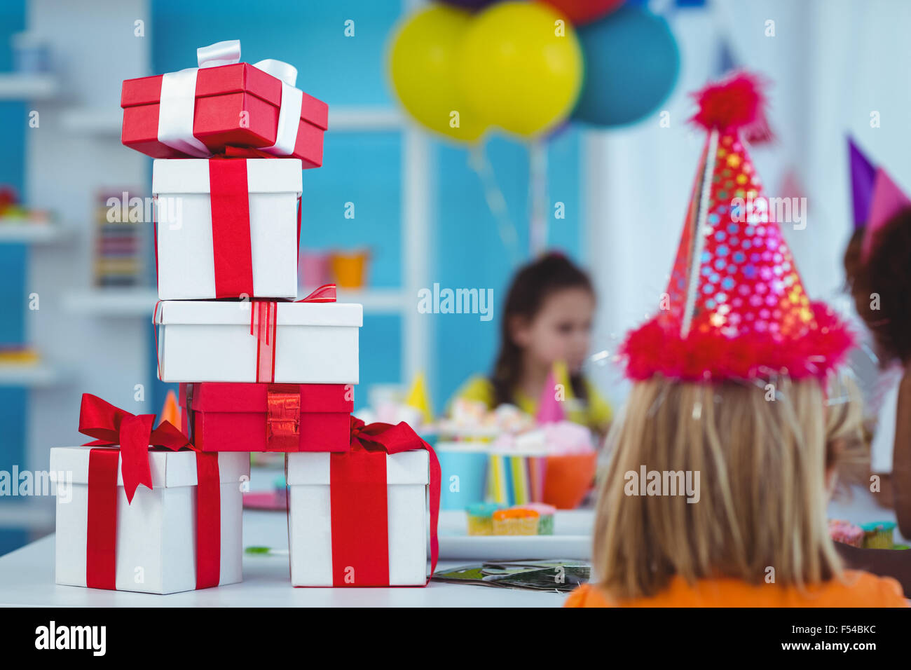 Kids birthday party hi-res stock photography and images - Alamy