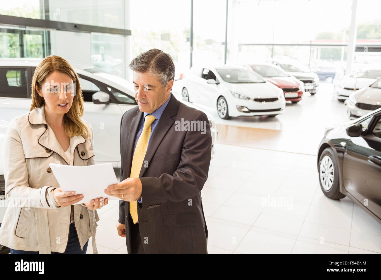 Woman explaining talking female client hi-res stock photography and ...