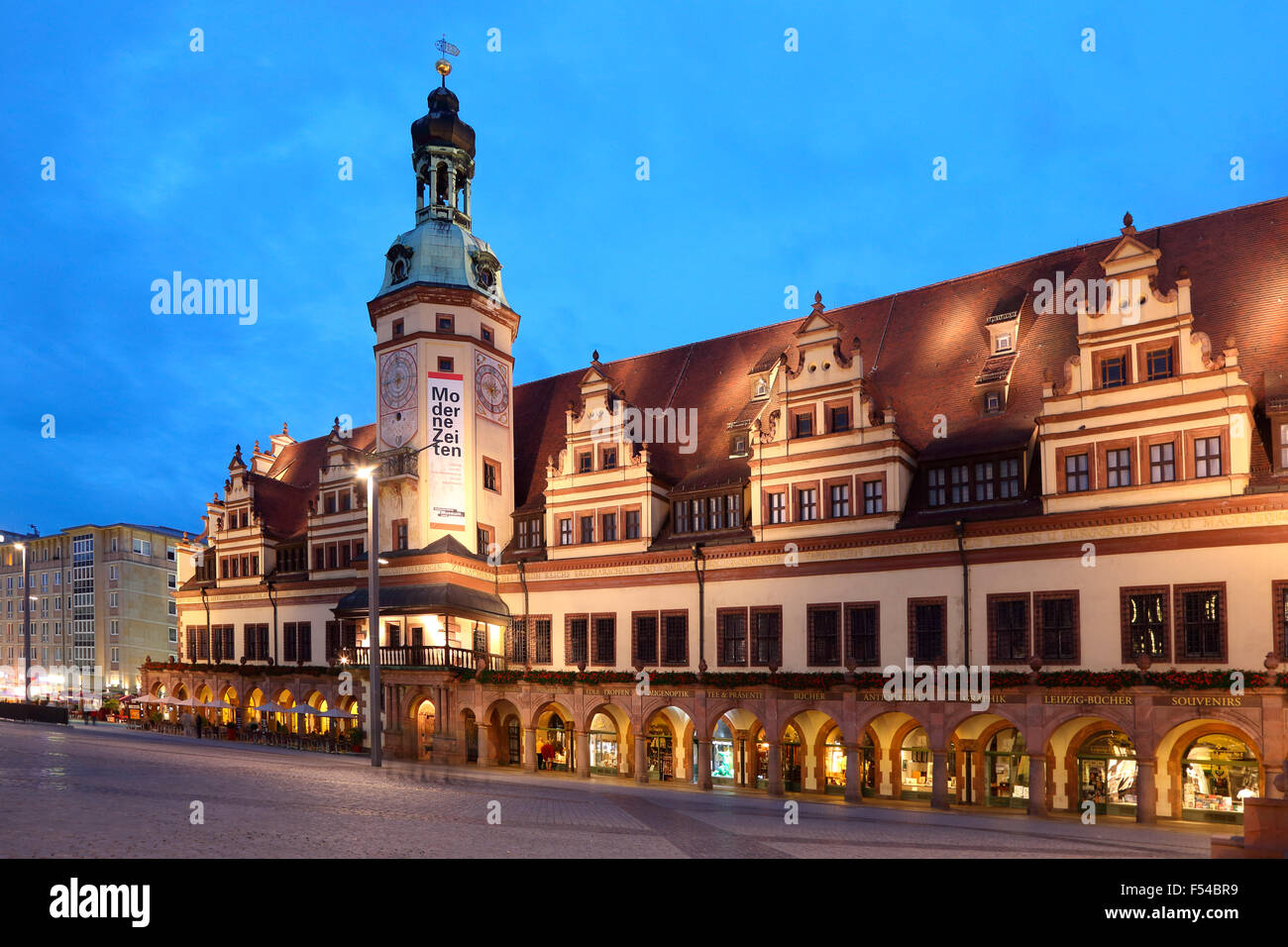 Old townhall square hi-res stock photography and images - Alamy