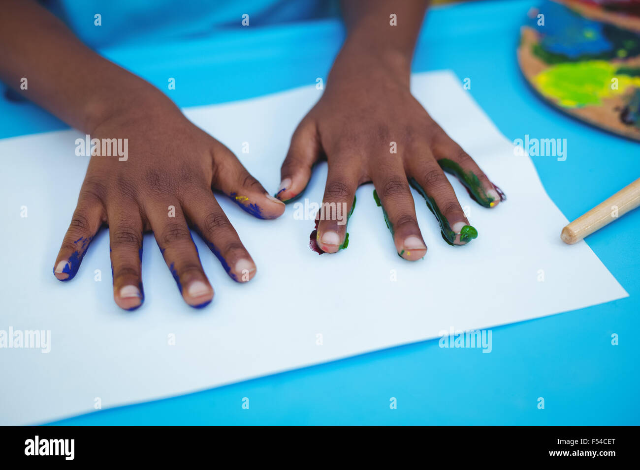 Hands paint hi-res stock photography and images - Alamy