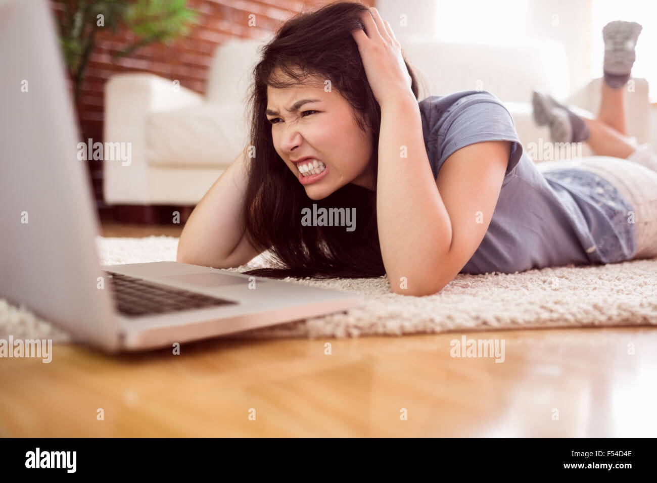 Angry woman laptop hi-res stock photography and images - Alamy