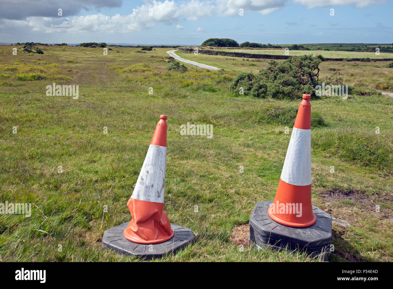 Workman cones bollards red and white safety warning roadworks cones hi ...