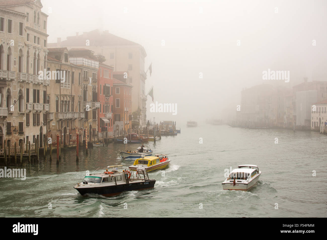 Fog in italy hi-res stock photography and images - Alamy