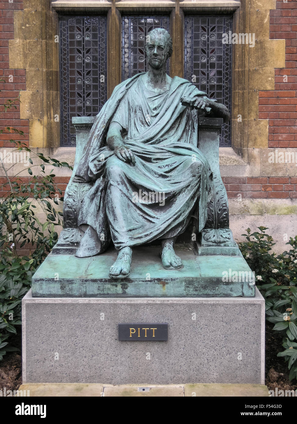 Pitt statue detail close closeup hi-res stock photography and images ...