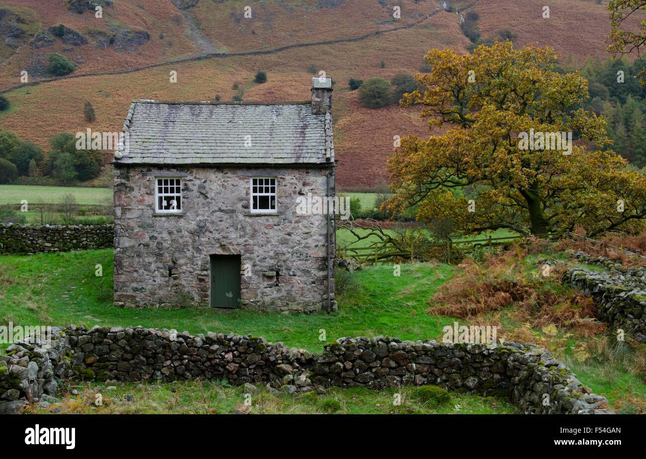 Bird how cottage lake district hi-res stock photography and images - Alamy