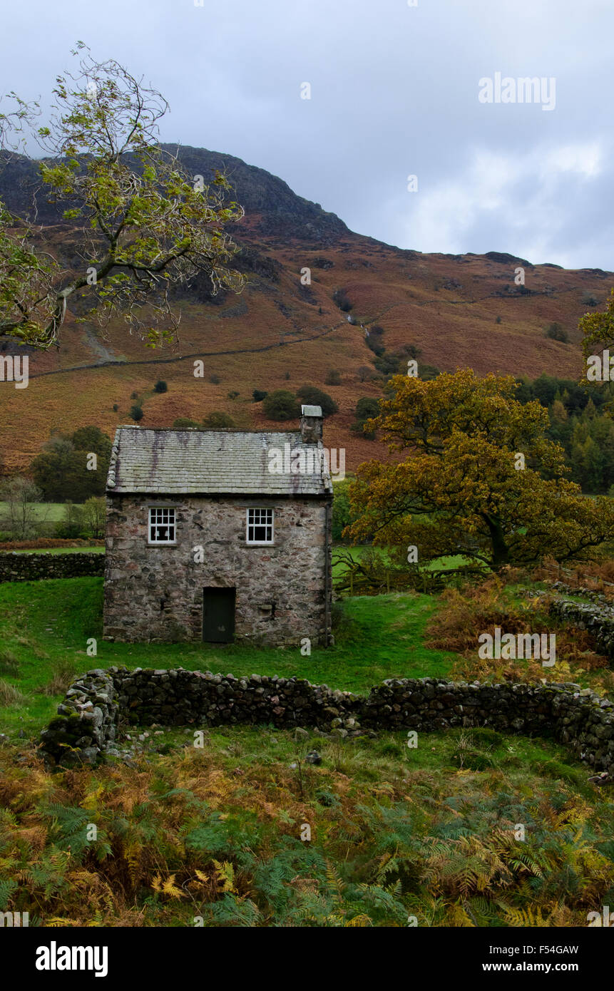 Bird how cottage lake district hi-res stock photography and images - Alamy
