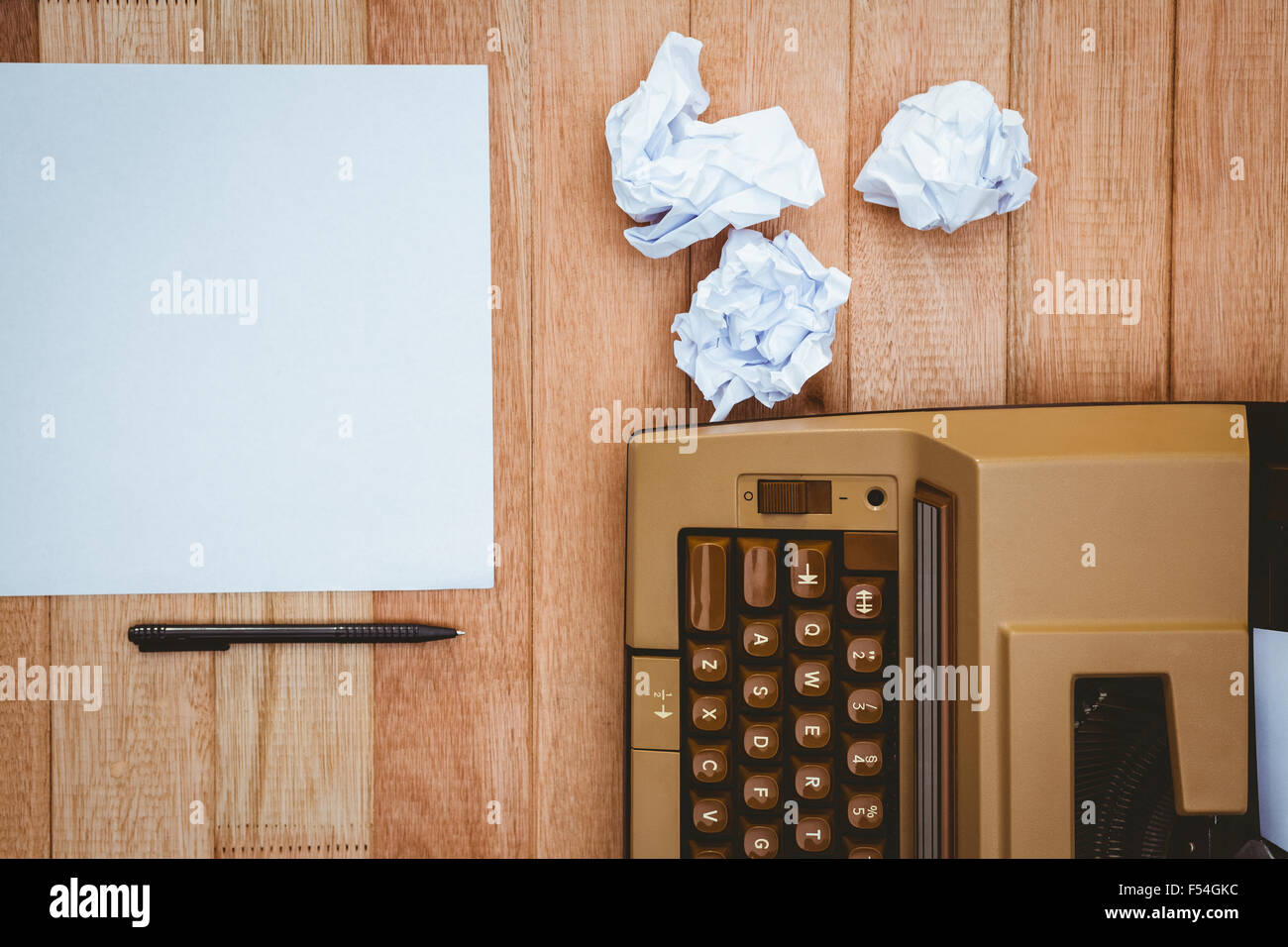 View old typewriter paper hi-res stock photography and images - Alamy