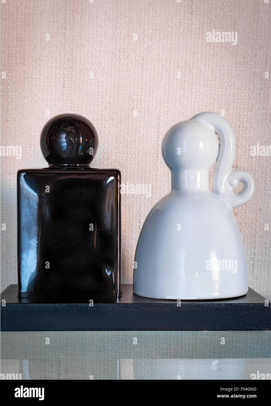 salt and pepper in human form Stock Photo - Alamy