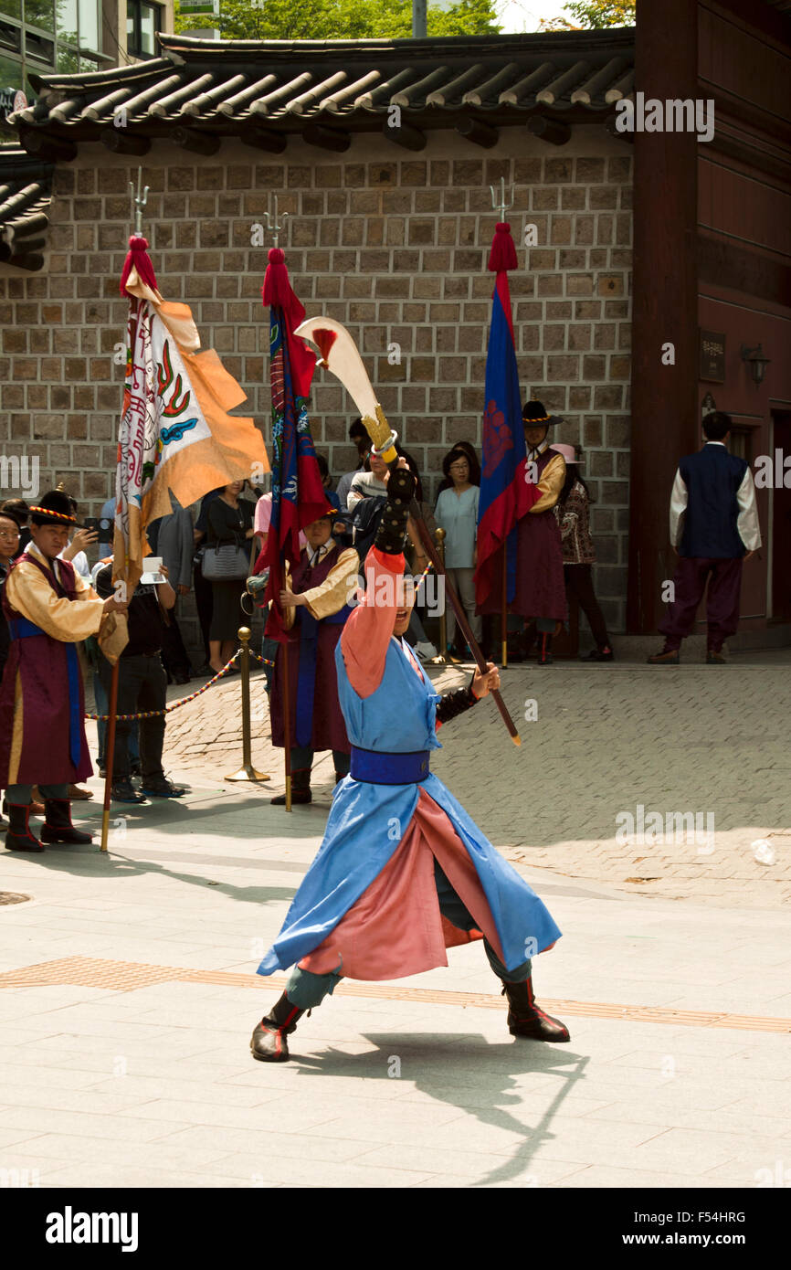 Seoul, Korea - May 14, 2015: Armed guards in traditional costume guard ...