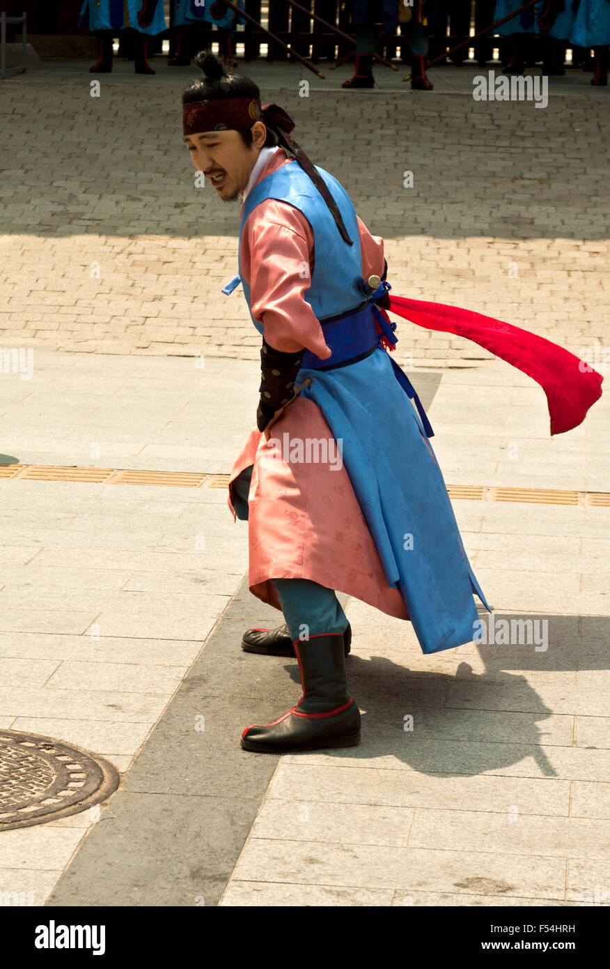 Seoul, Korea - May 14, 2015: Armed guards in traditional costume guard ...