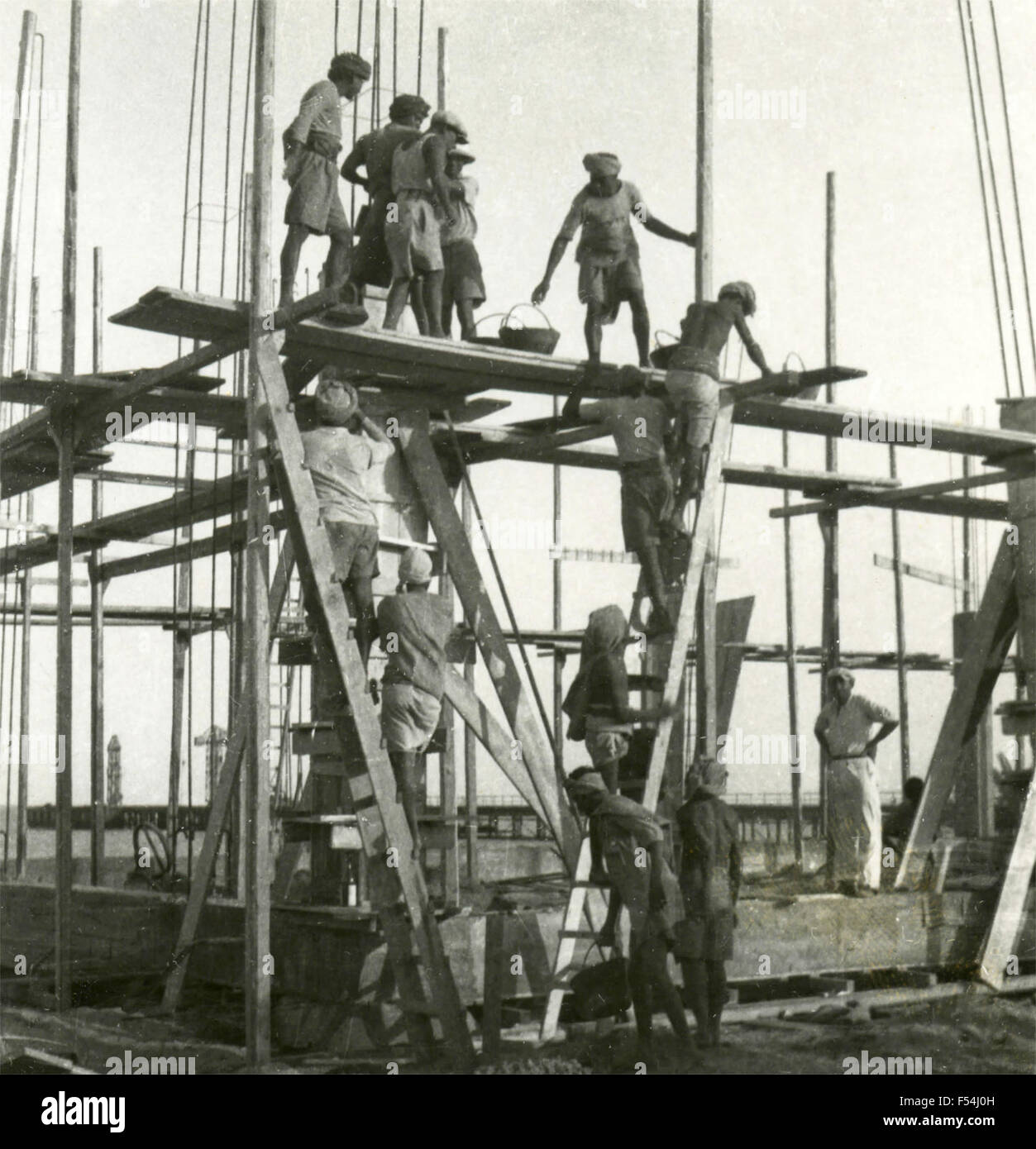 1940s construction site hi-res stock photography and images - Alamy