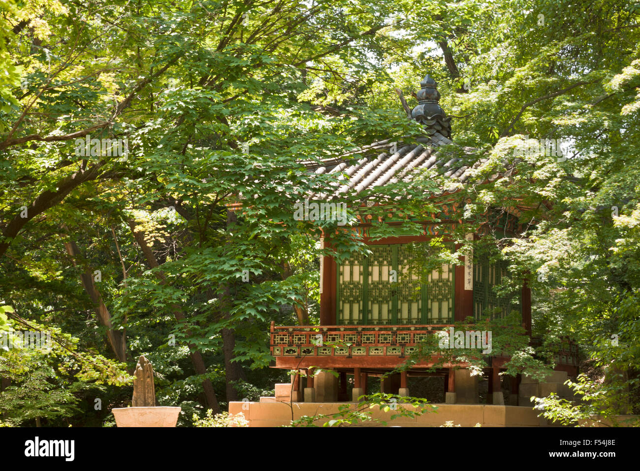 Seoul, South Korea-May 21, 2015: Seungjaejeong, Secret Garden of ...