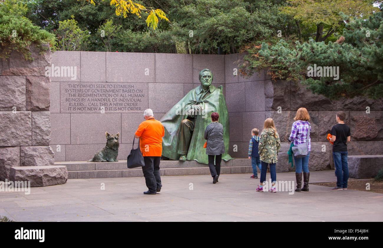 WASHINGTON, DC, USA - Tourists visit the Franklin Roosevelt Memorial ...