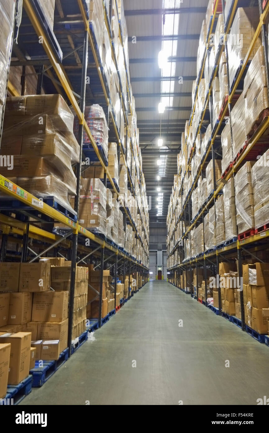 Warehouse racking hi-res stock photography and images - Alamy