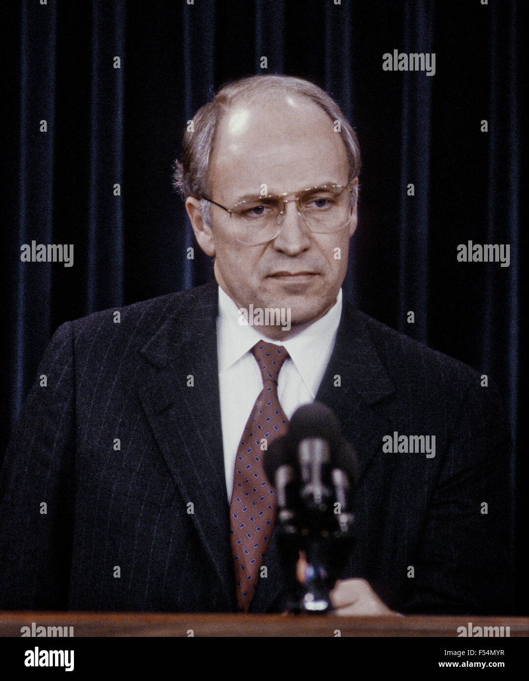 Arlington, Virginia. 1989 Richard Cheney the Sec. of Def. gives ...