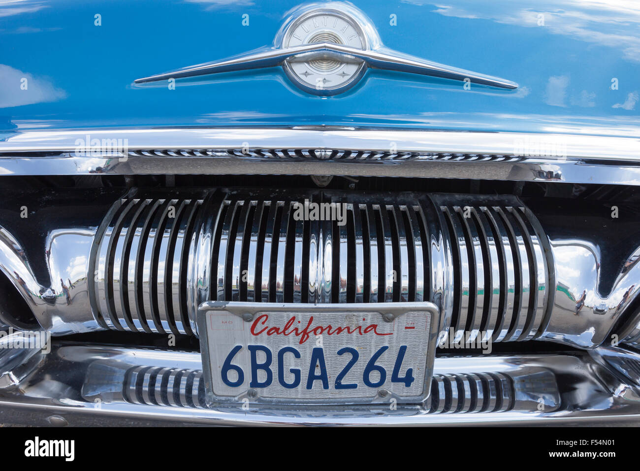 Old pontiac car hi-res stock photography and images - Alamy