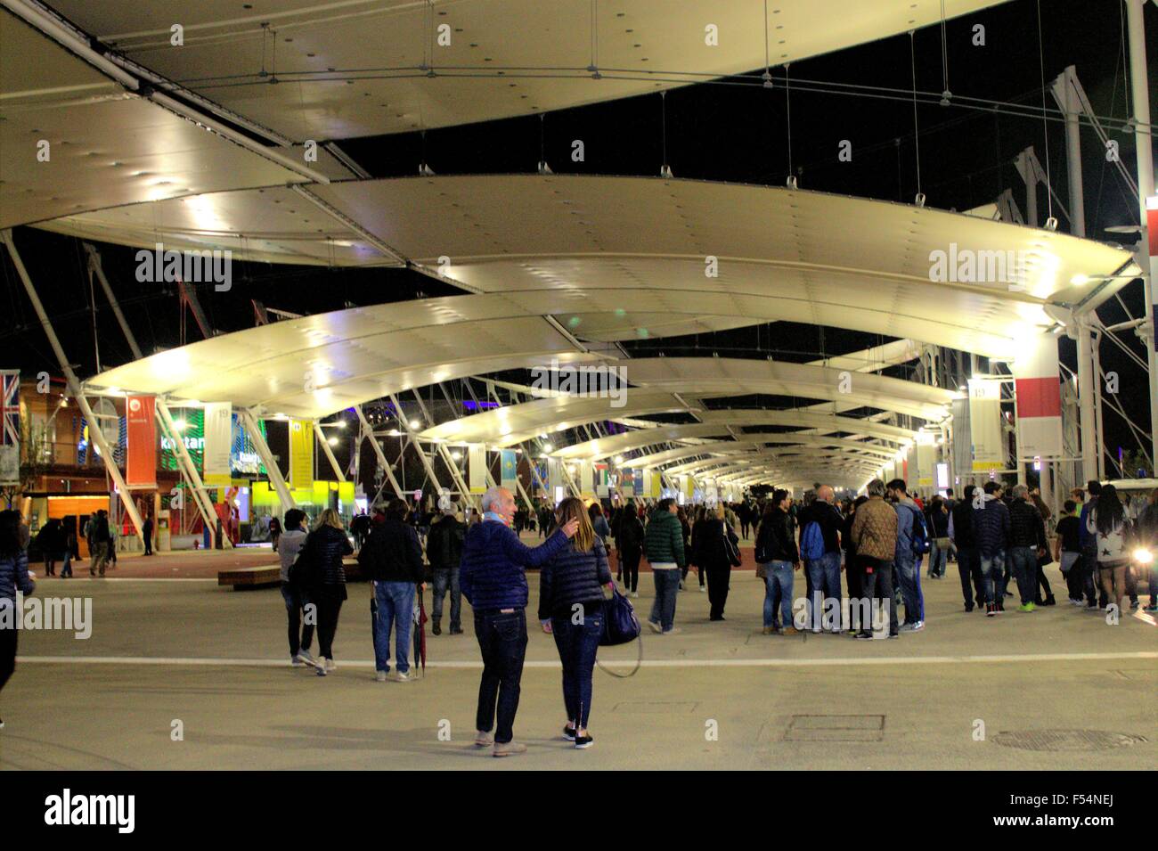 Milan expo 2015, crowds hi-res stock photography and images - Alamy