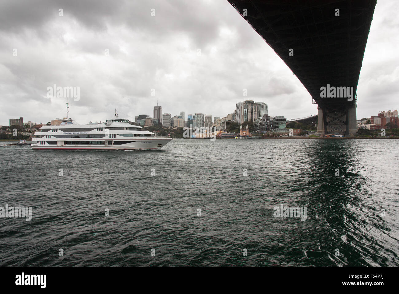 Sydney harbour bridge under hi-res stock photography and images - Alamy