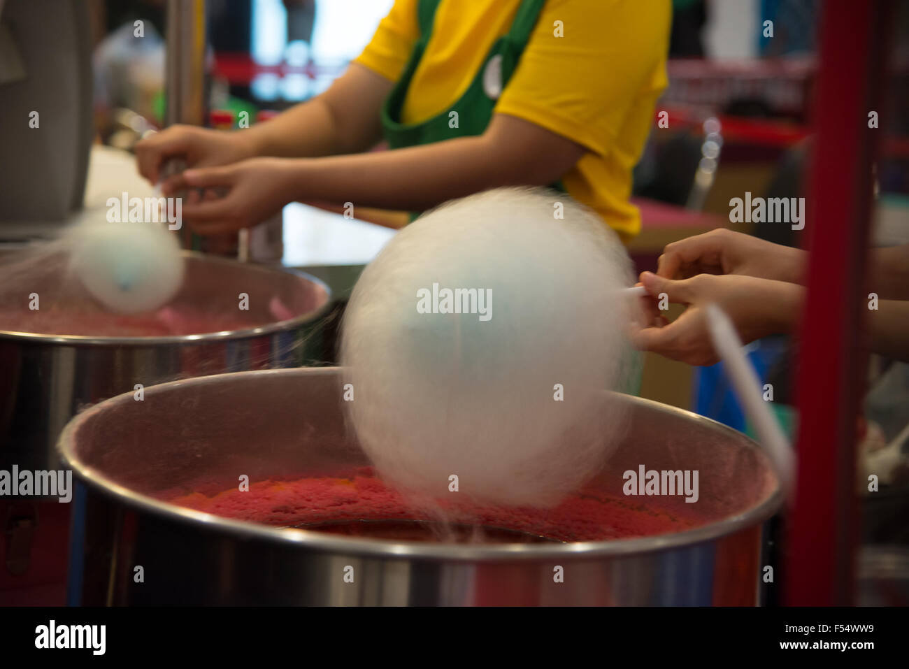 People are making cotton candy Stock Photo - Alamy