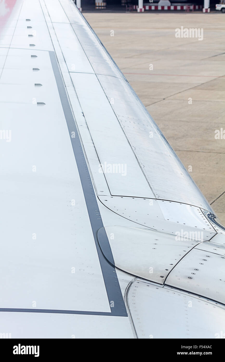 Part of aircraft wing hi-res stock photography and images - Alamy