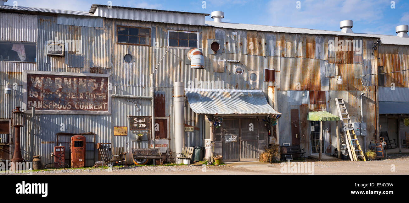 Front entrance with abandoned junk at The Shack Up Inn cotton ...