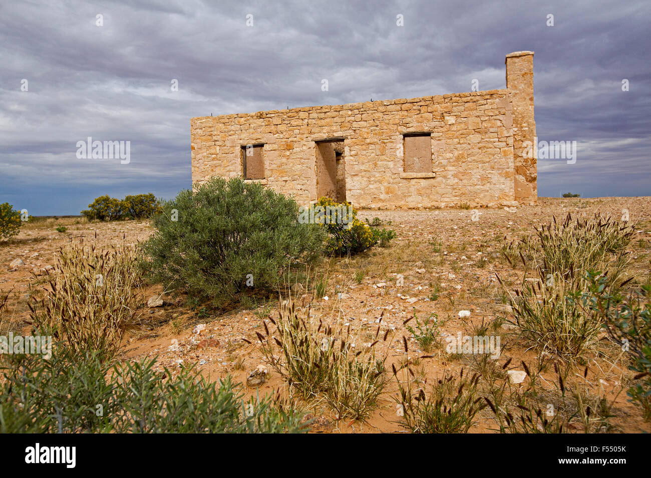 Australian outback house hi-res stock photography and images - Alamy