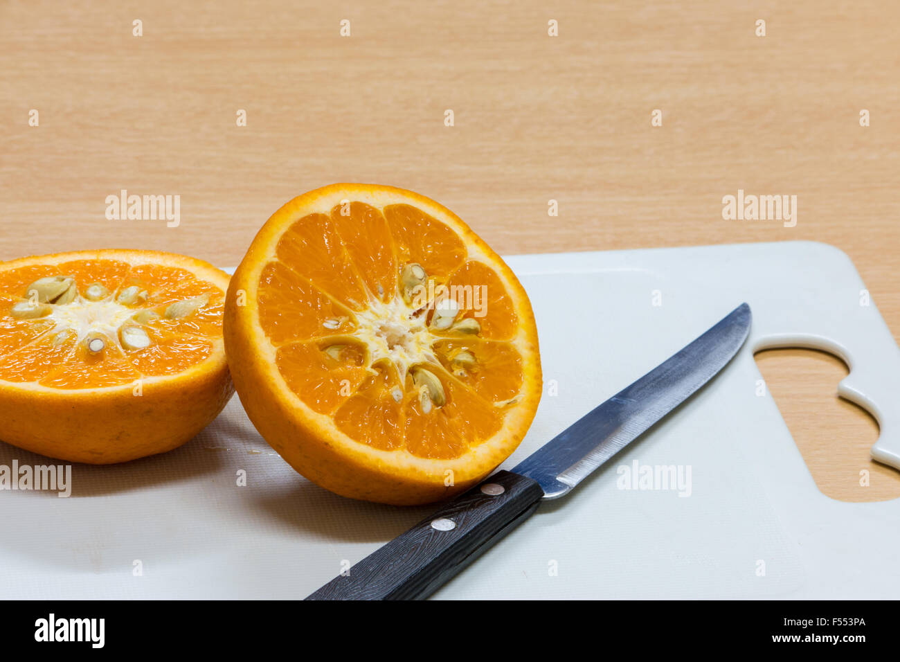 How to cut orange hi-res stock photography and images - Alamy