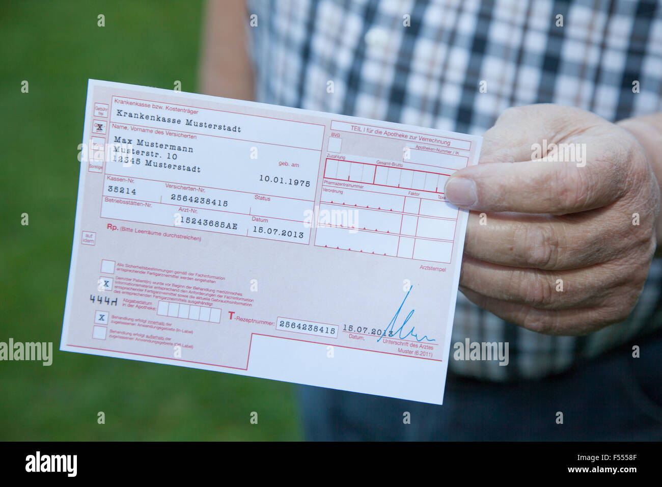 Prescription form hi-res stock photography and images - Alamy