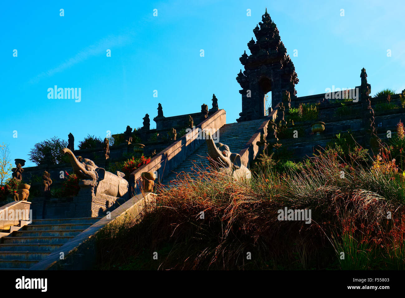 Asian temple hi-res stock photography and images - Alamy