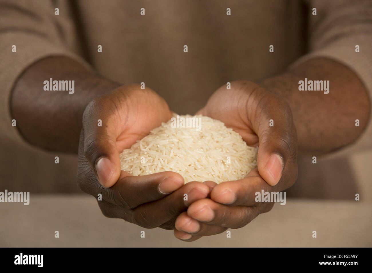 Cupped hands african hi-res stock photography and images - Alamy