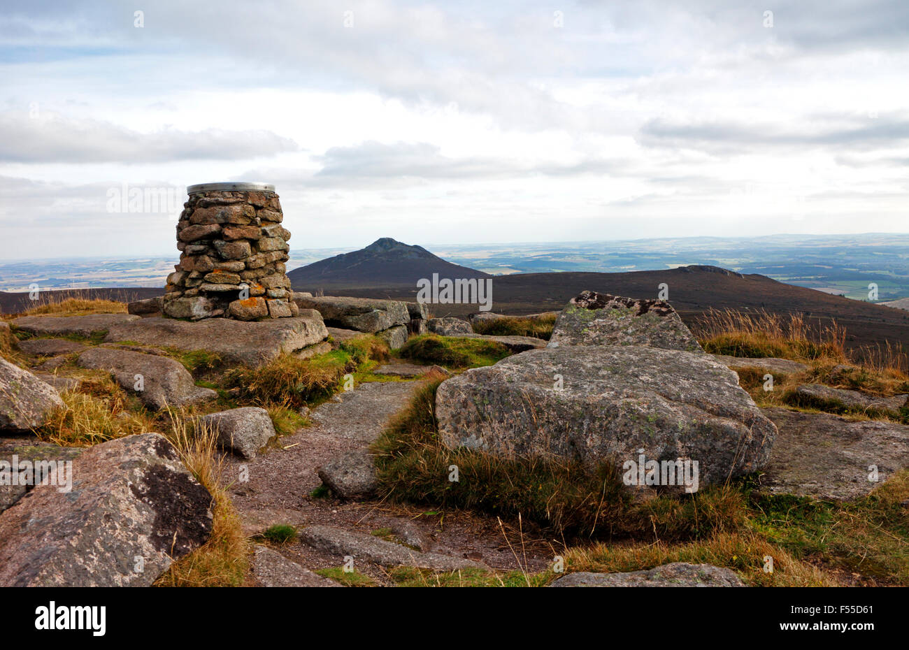 A view of the summit of Oxen Craig with Mither Tap in the background at ...